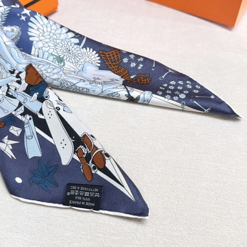 Indistinguishable Hermes Scarf
