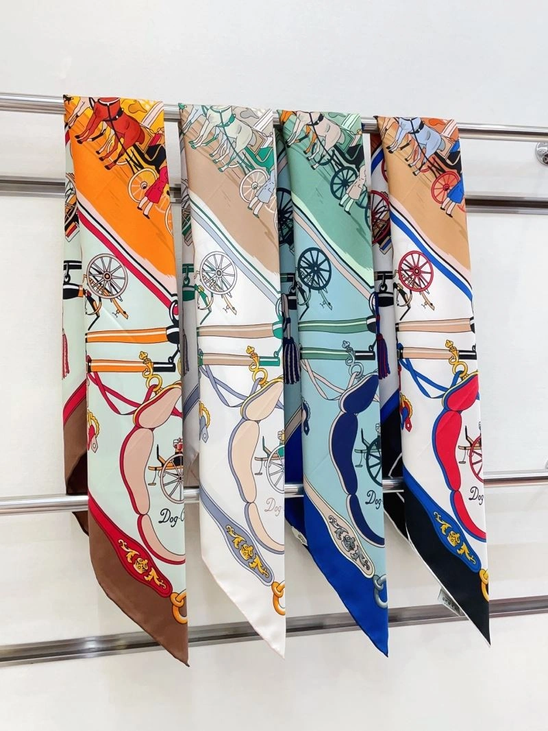 Low-cost Hermes Scarf