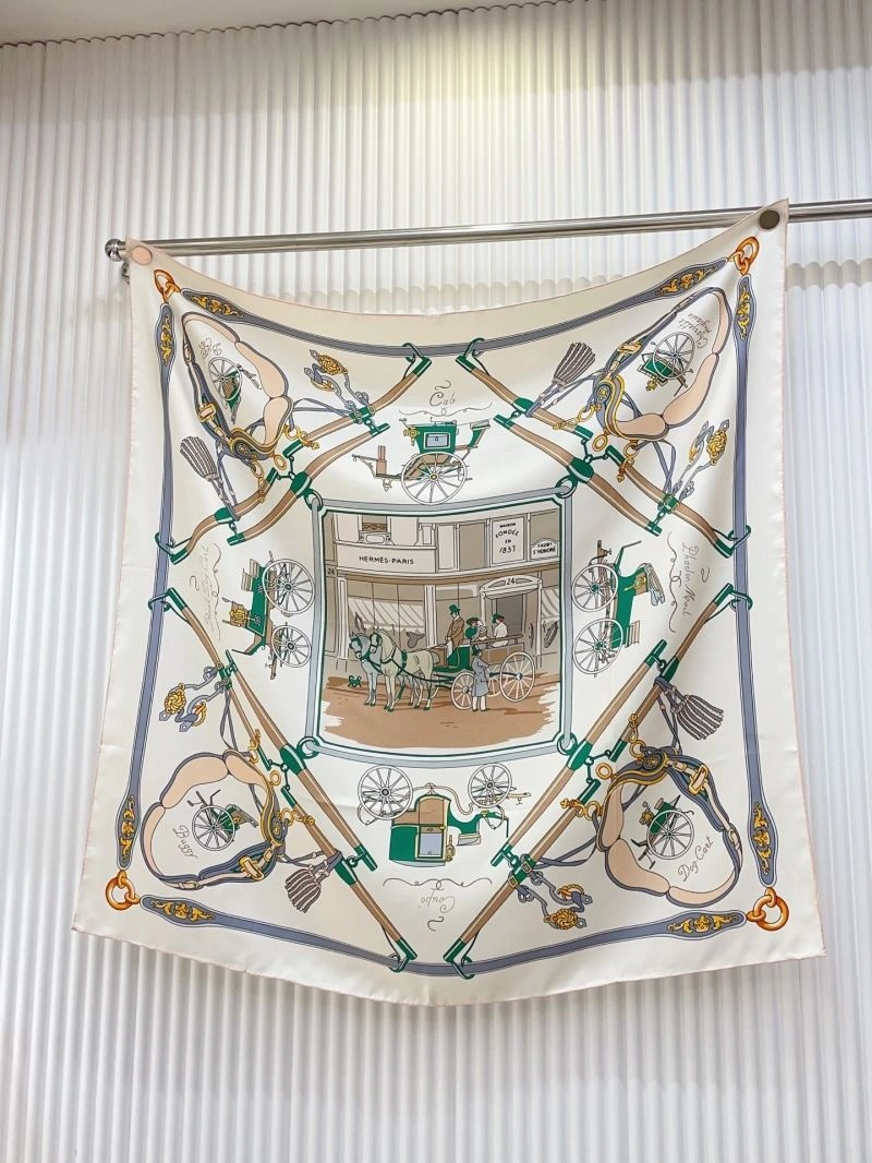 Low-cost Hermes Scarf