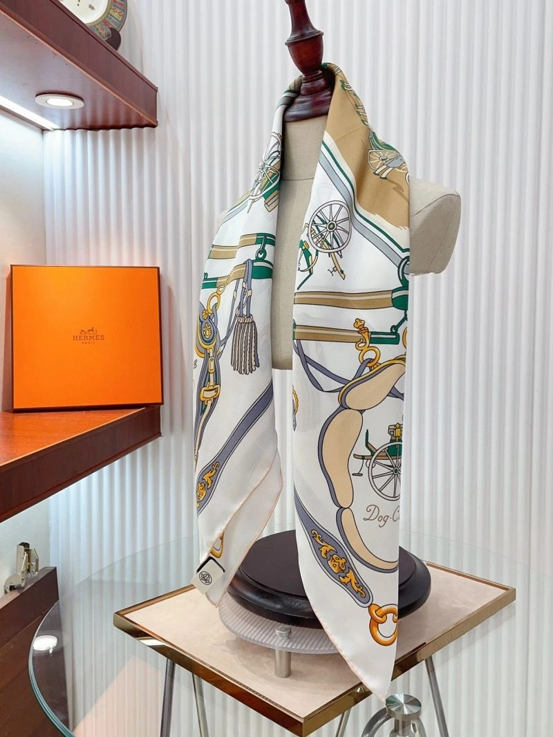 Low-cost Hermes Scarf