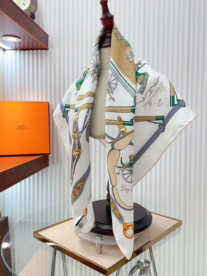 Low-cost Hermes Scarf