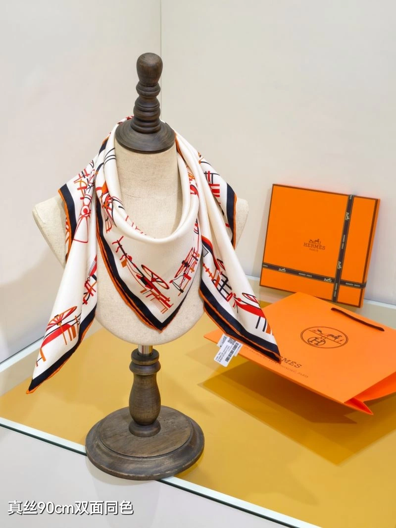 Accurate model Hermes Scarf