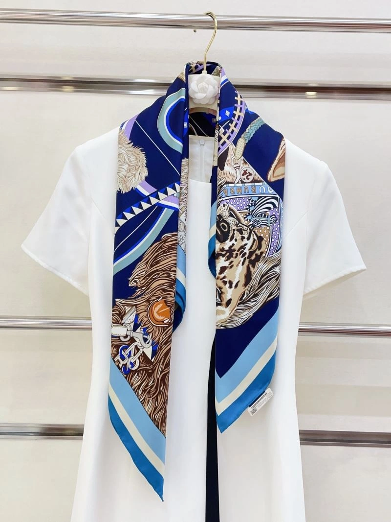 Low-cost Hermes Scarf