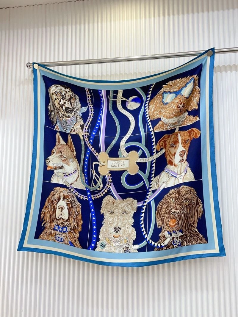 Low-cost Hermes Scarf