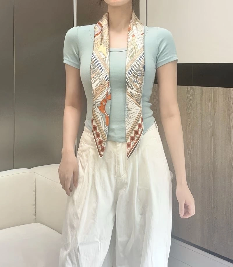 Value-priced Hermes Scarf