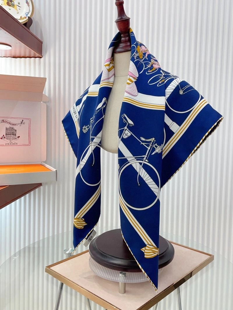 Low-cost Hermes Scarf