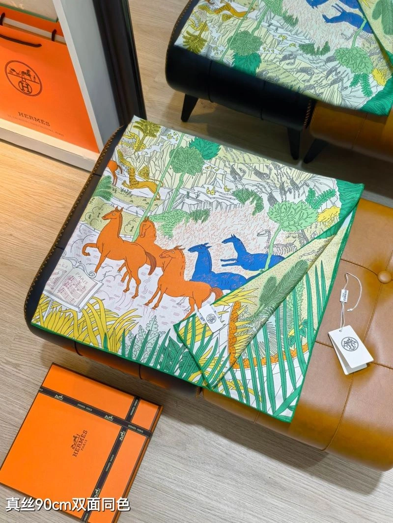 Accurate model Hermes Scarf