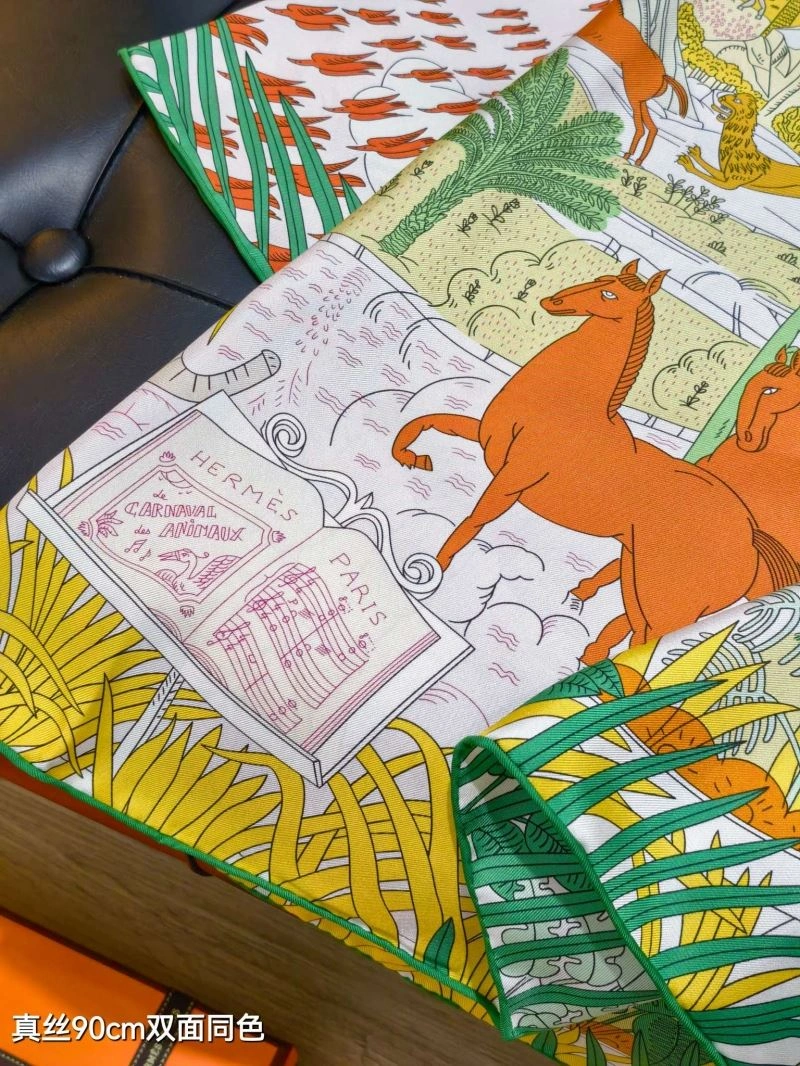Accurate model Hermes Scarf