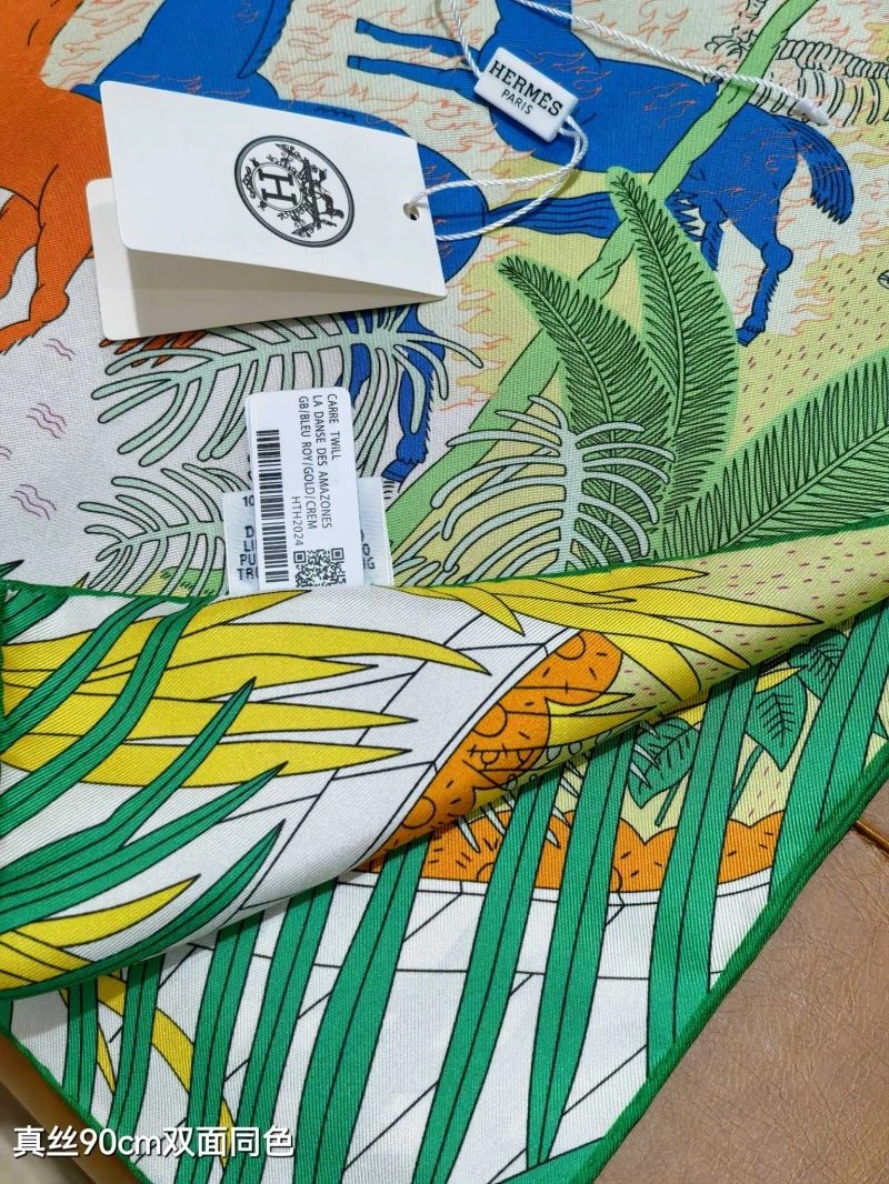 Accurate model Hermes Scarf