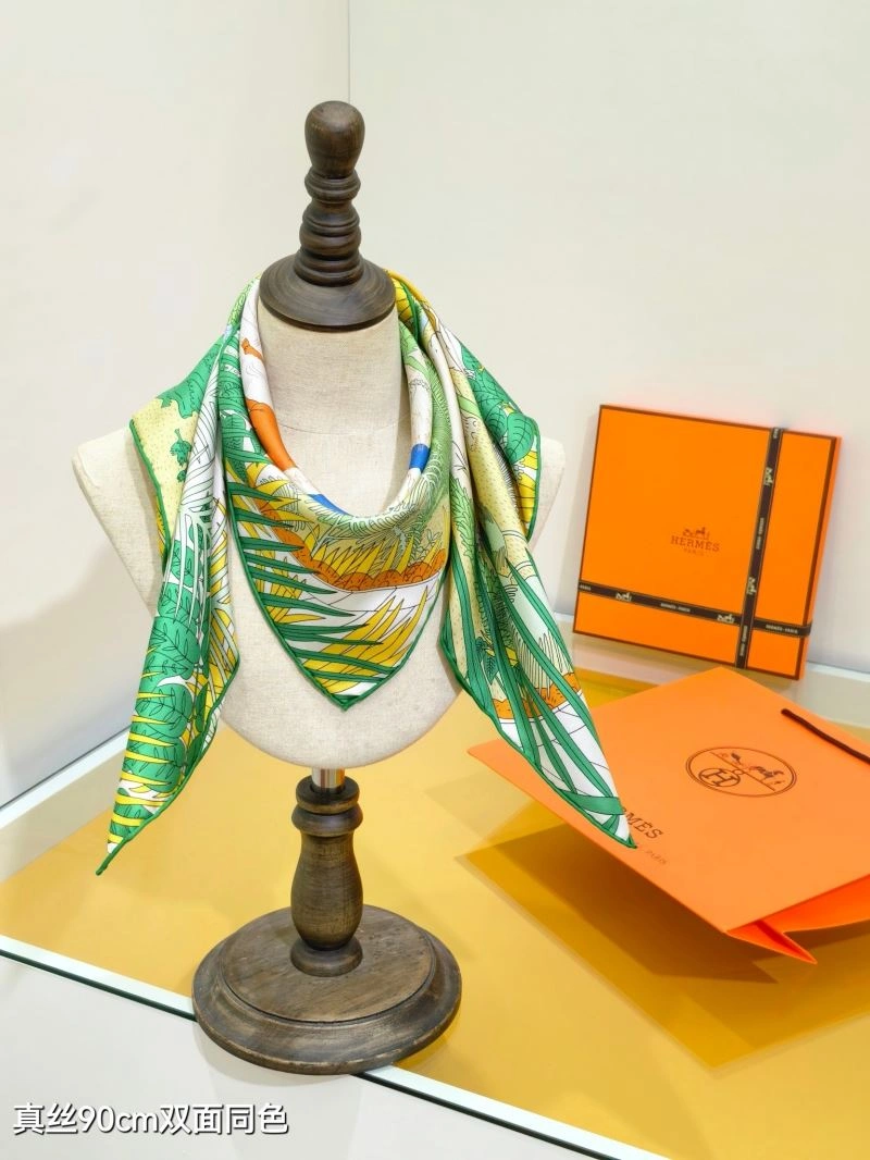 Accurate model Hermes Scarf