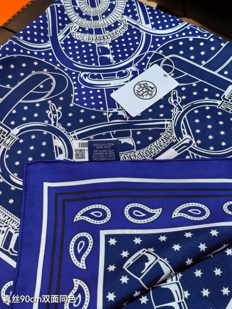 Accurate model Hermes Scarf