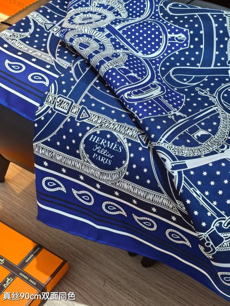 Accurate model Hermes Scarf