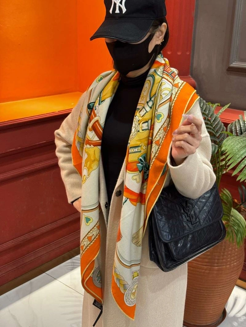 Brand-authenticated Hermes Scarf
