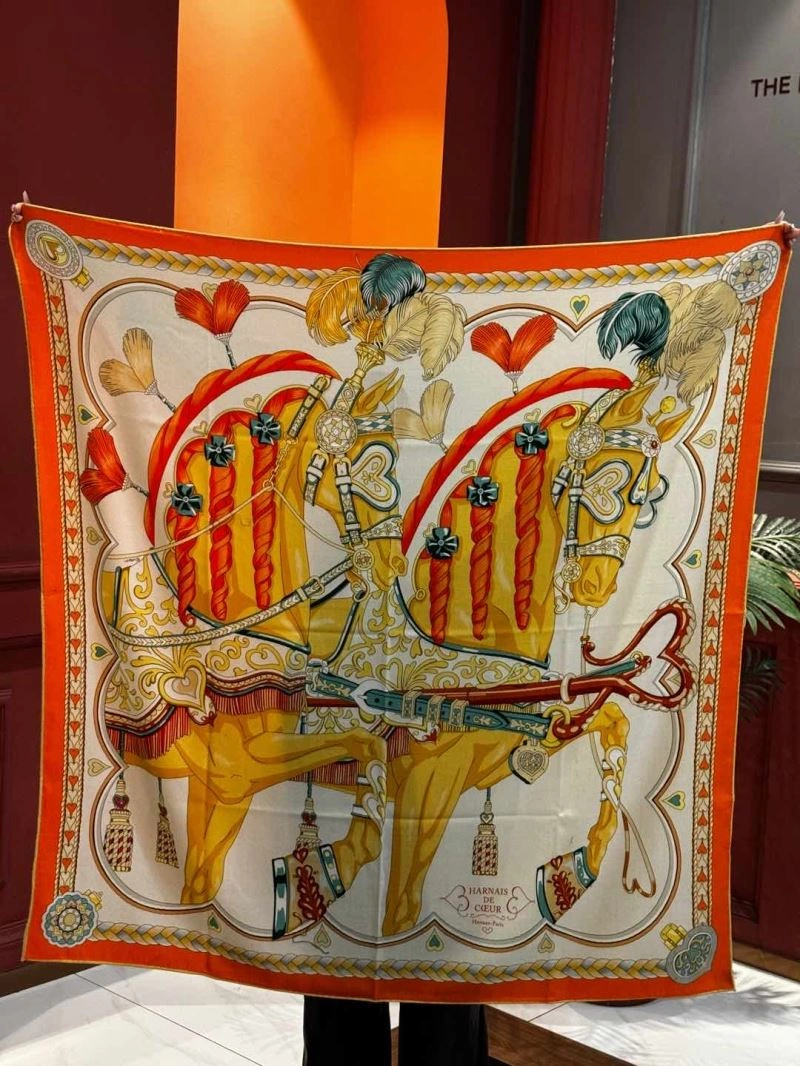 Brand-authenticated Hermes Scarf