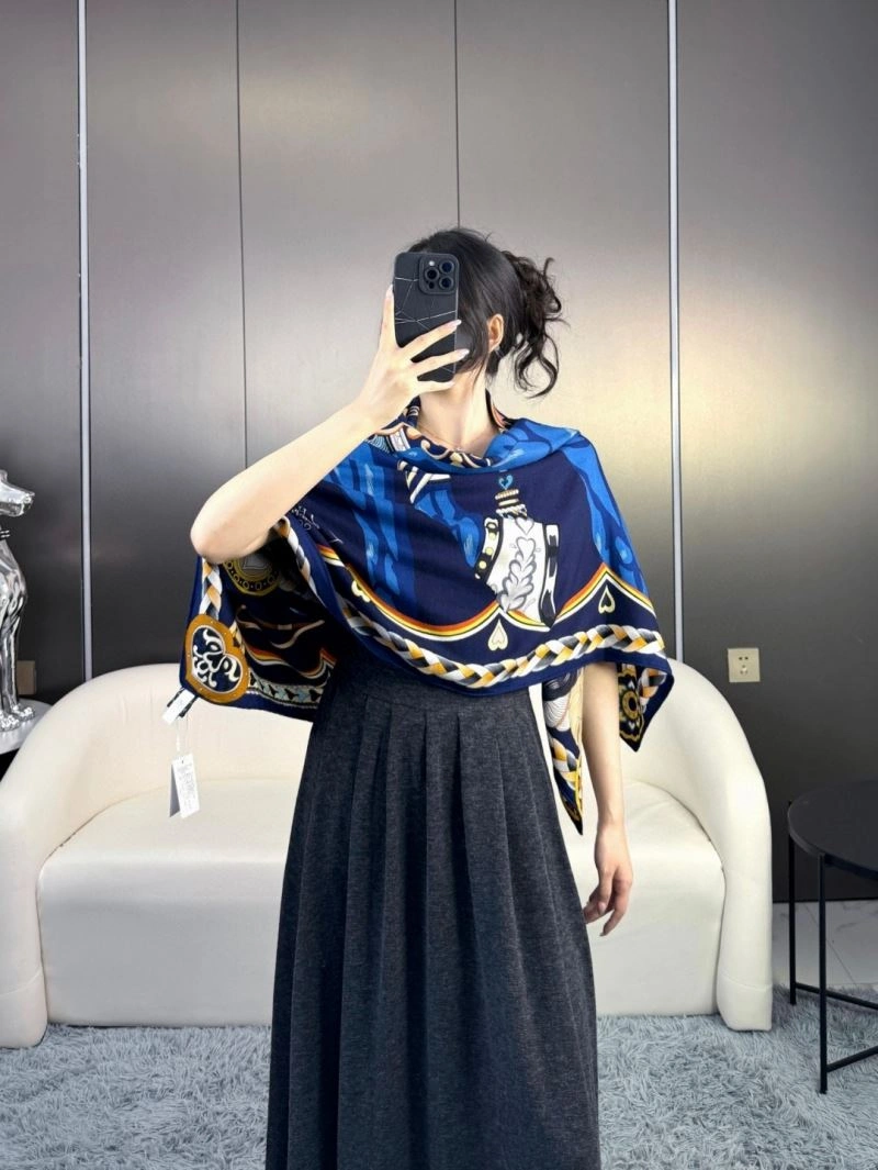 Indistinguishable Hermes Scarf