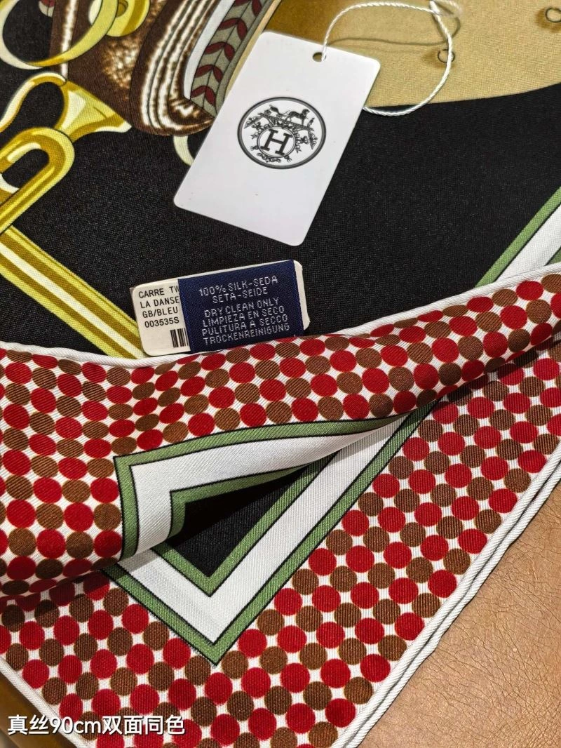 Low-cost Hermes Scarf