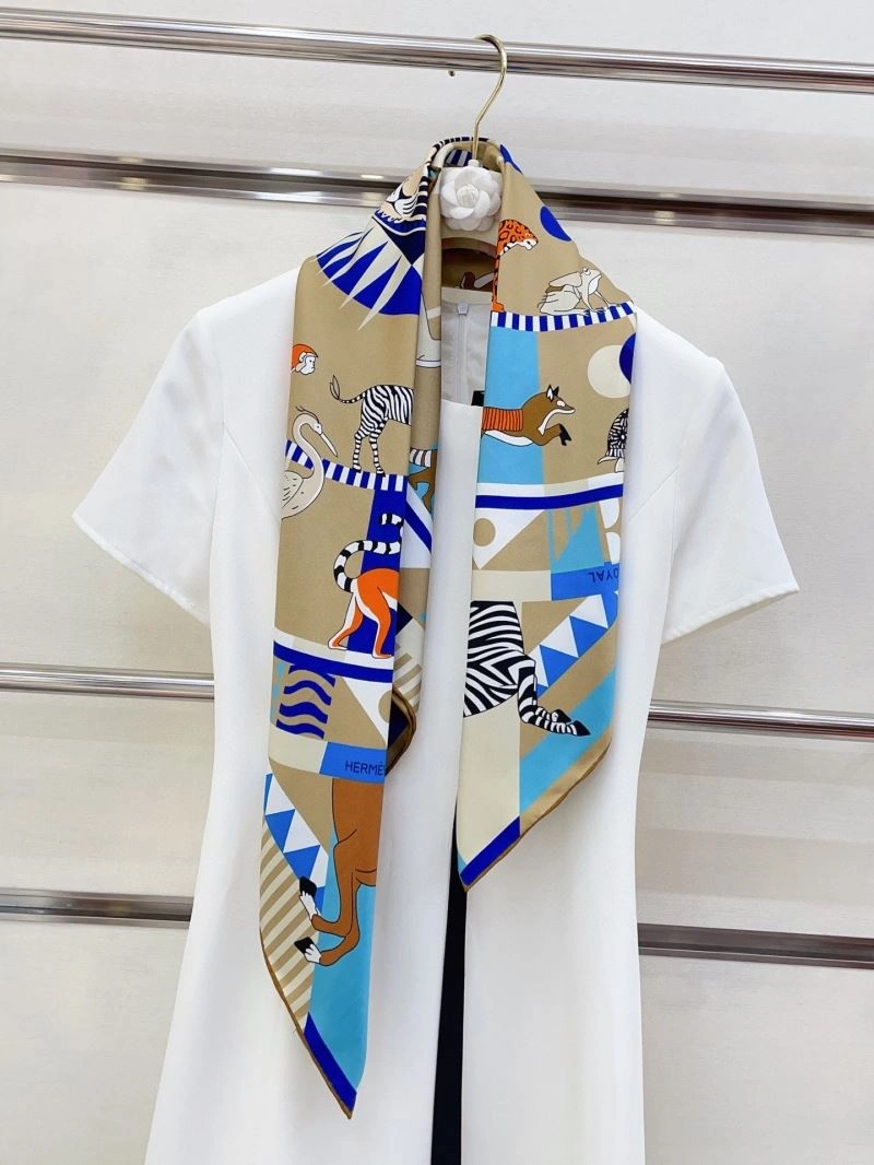 Low-cost Hermes Scarf