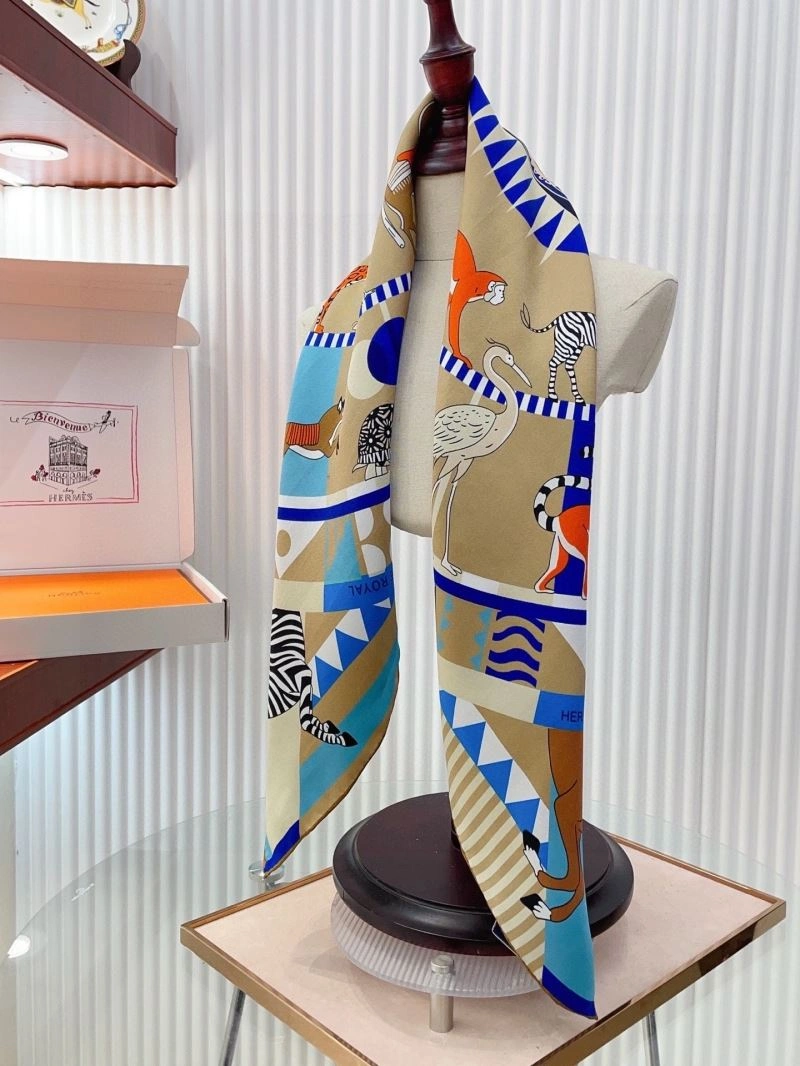 Low-cost Hermes Scarf