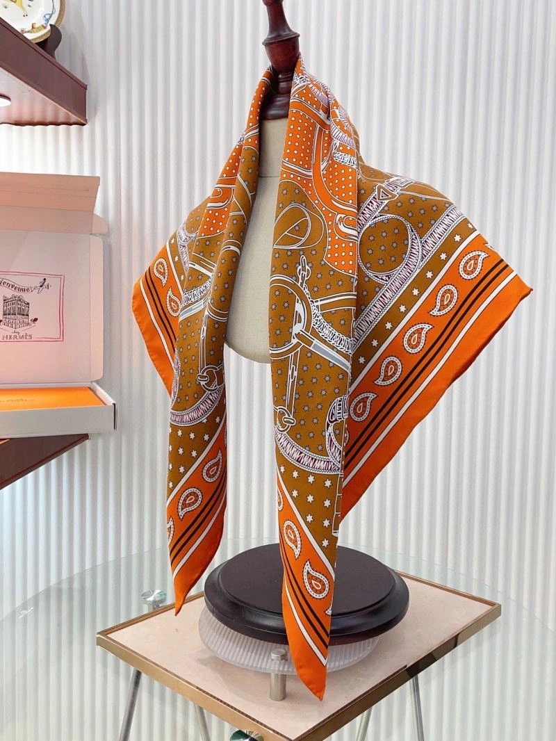 Low-cost Hermes Scarf