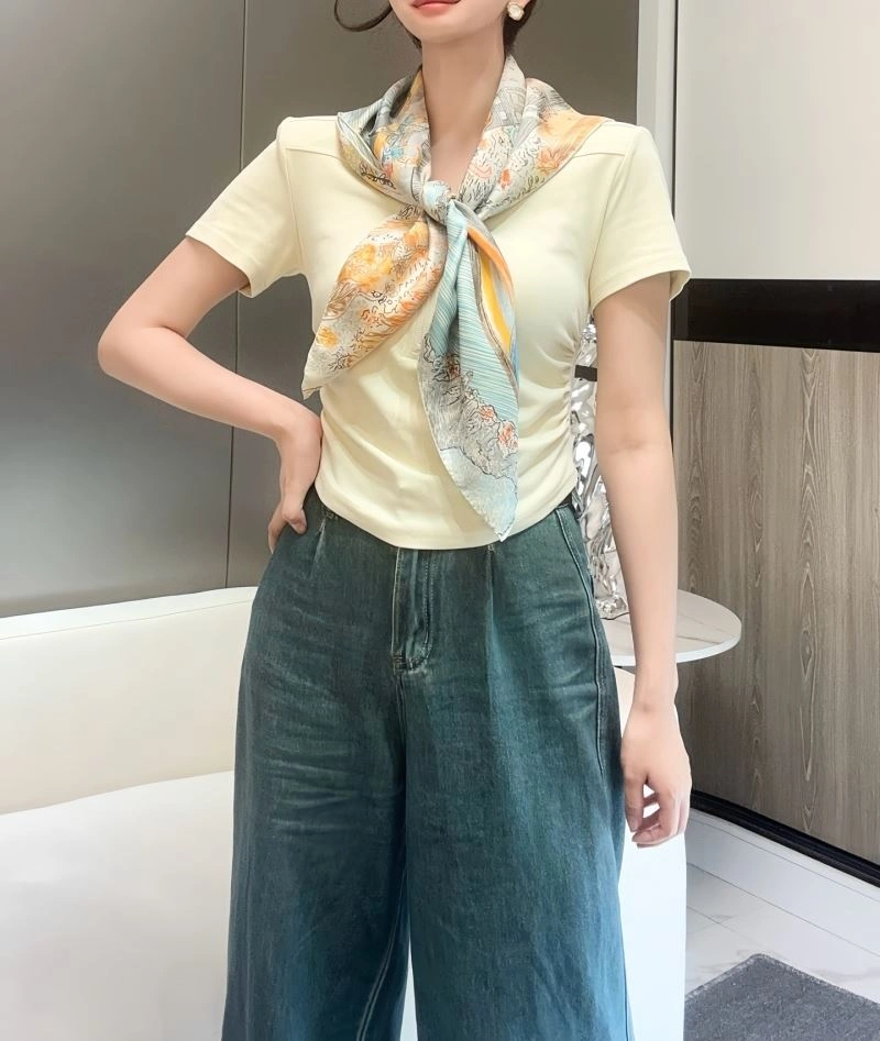 Accurate model Hermes Scarf