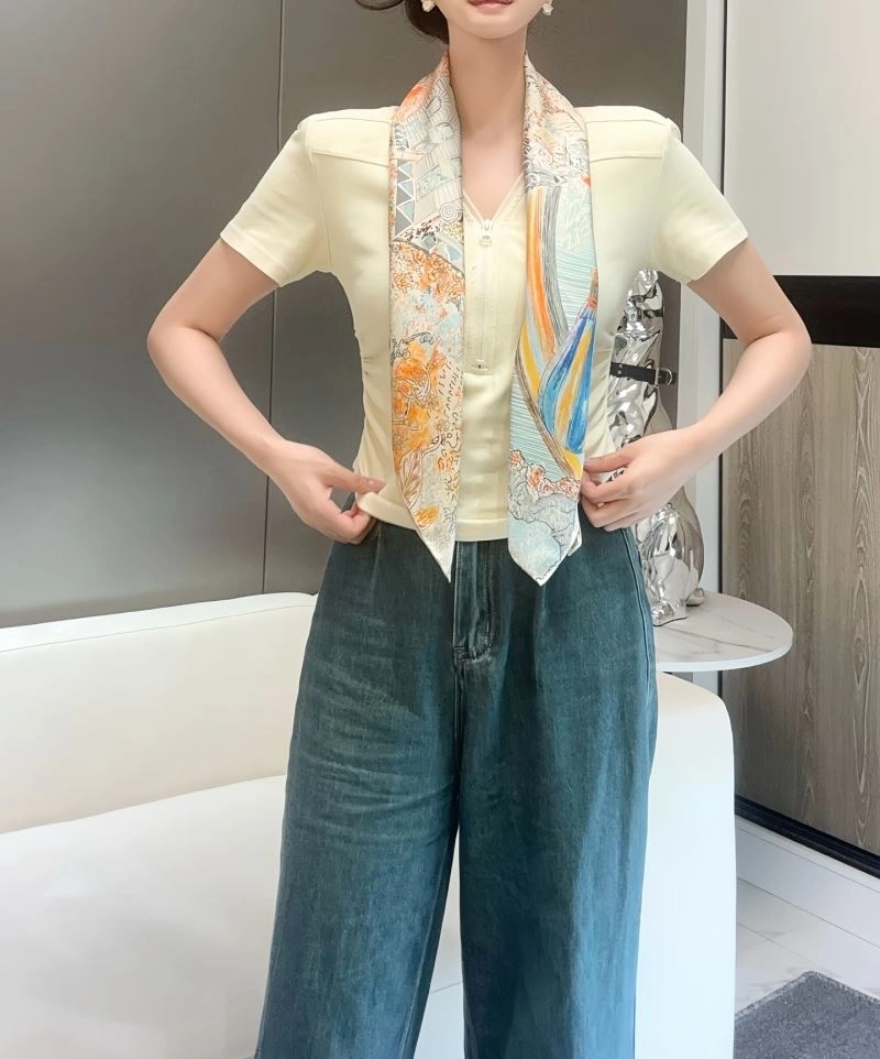 Accurate model Hermes Scarf