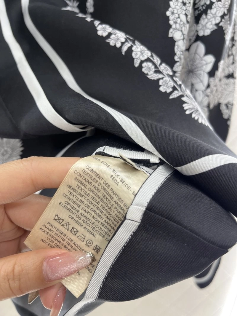 Low-cost Hermes Shirts