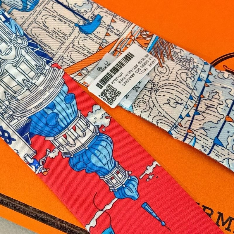 Exact replica Hermes Silk