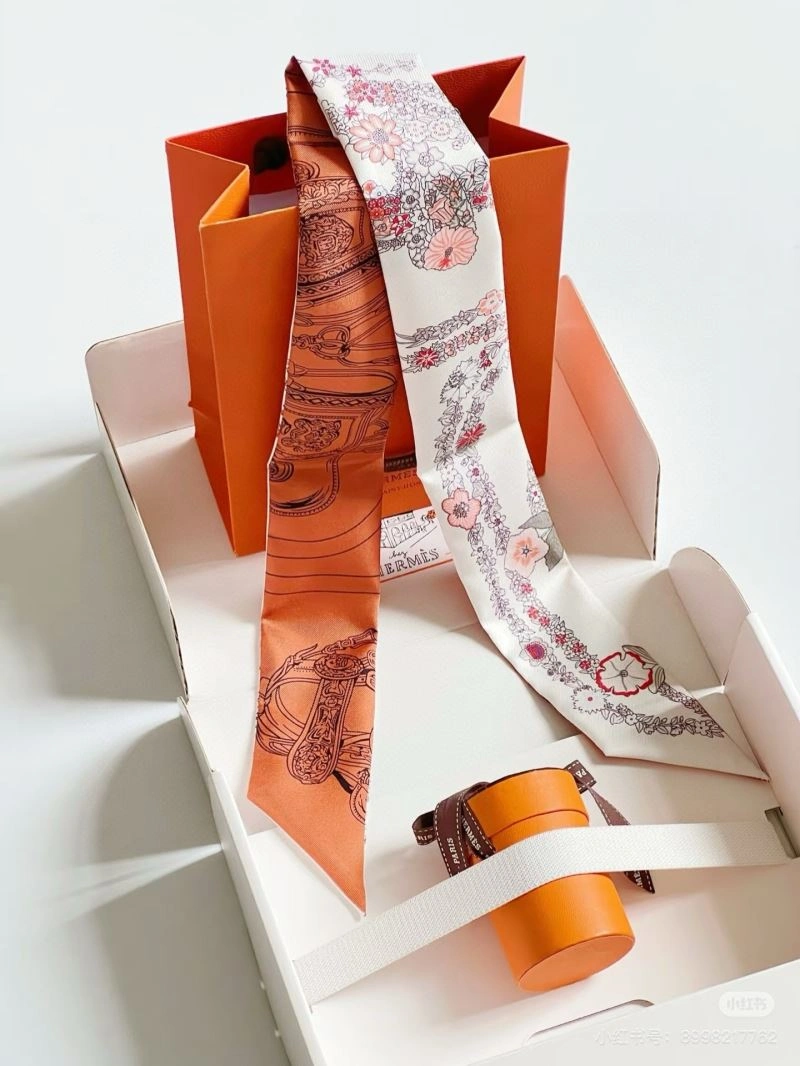 Accurate model Hermes Silk