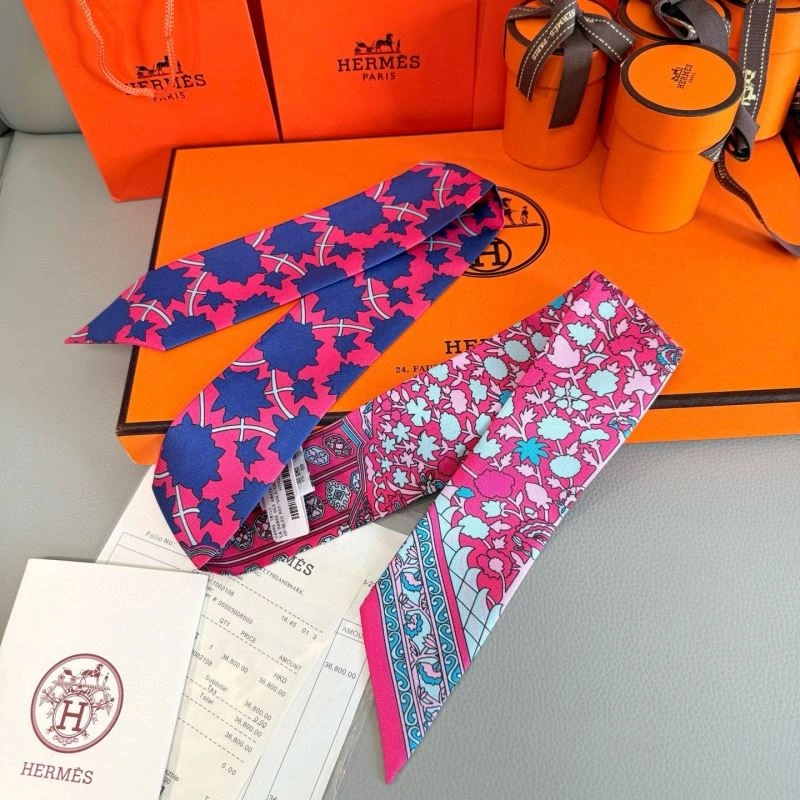 Exact replica Hermes Silk