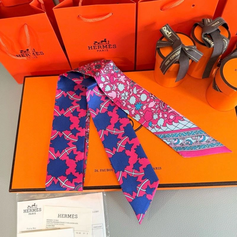 Exact replica Hermes Silk
