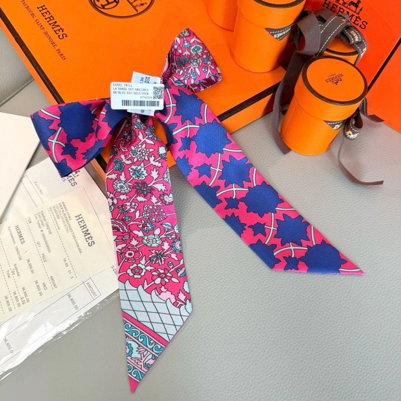 Exact replica Hermes Silk