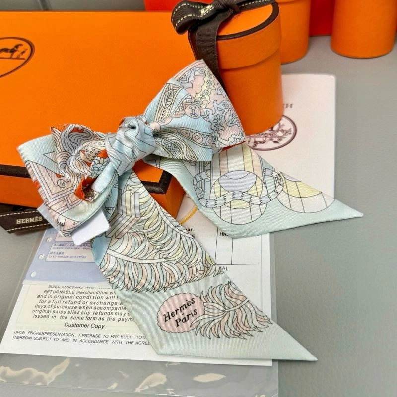 Exact replica Hermes Silk