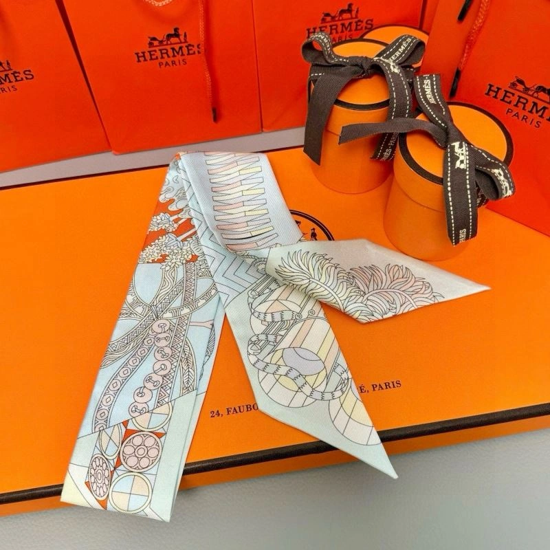 Exact replica Hermes Silk