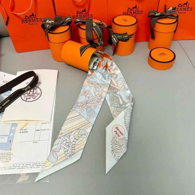 Exact replica Hermes Silk