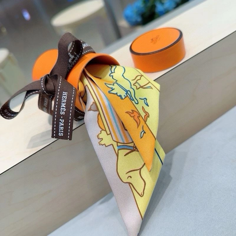 Exact replica Hermes Silk