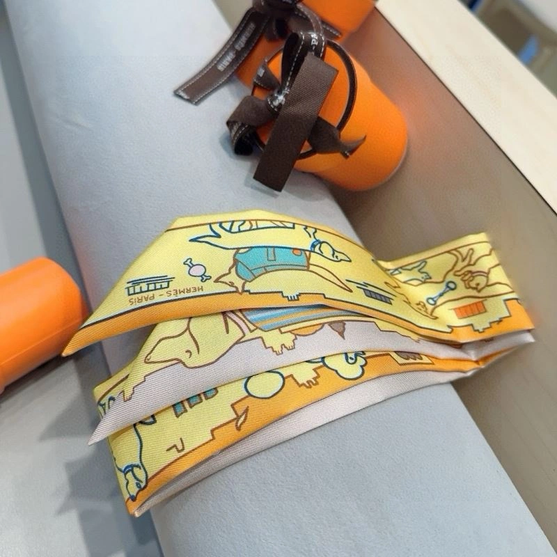 Exact replica Hermes Silk