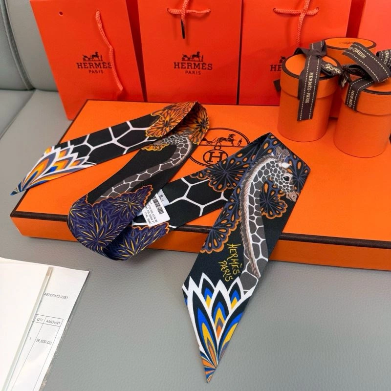Exact replica Hermes Silk