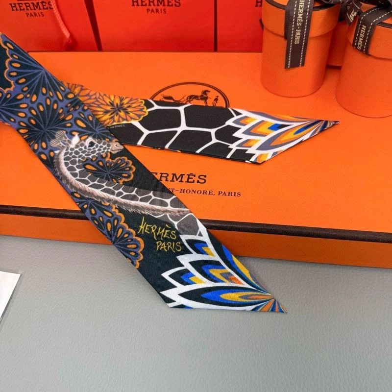 Exact replica Hermes Silk