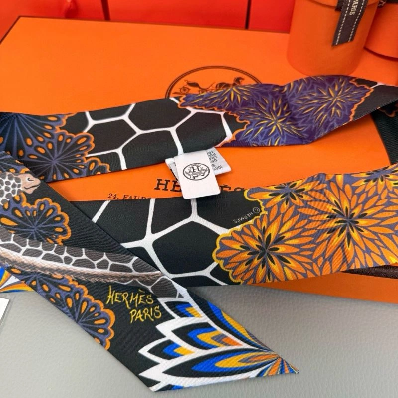 Exact replica Hermes Silk