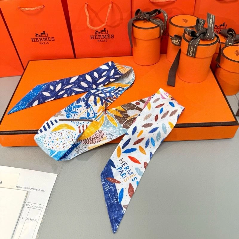 Exact replica Hermes Silk