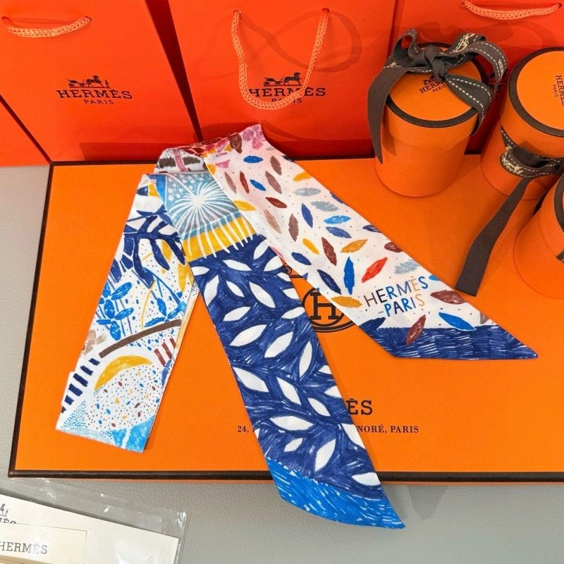 Exact replica Hermes Silk