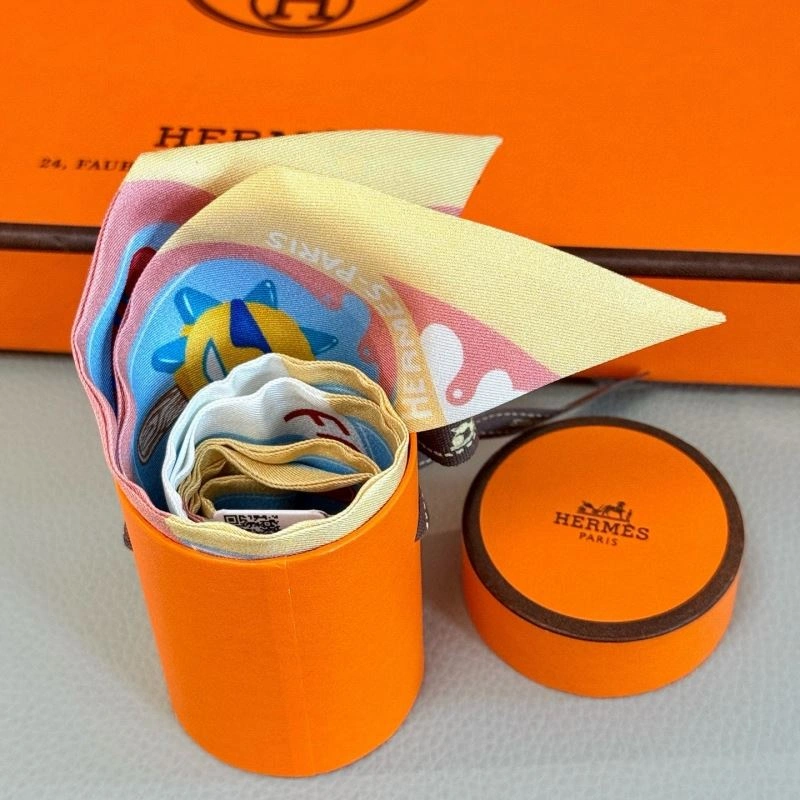 Exact replica Hermes Silk