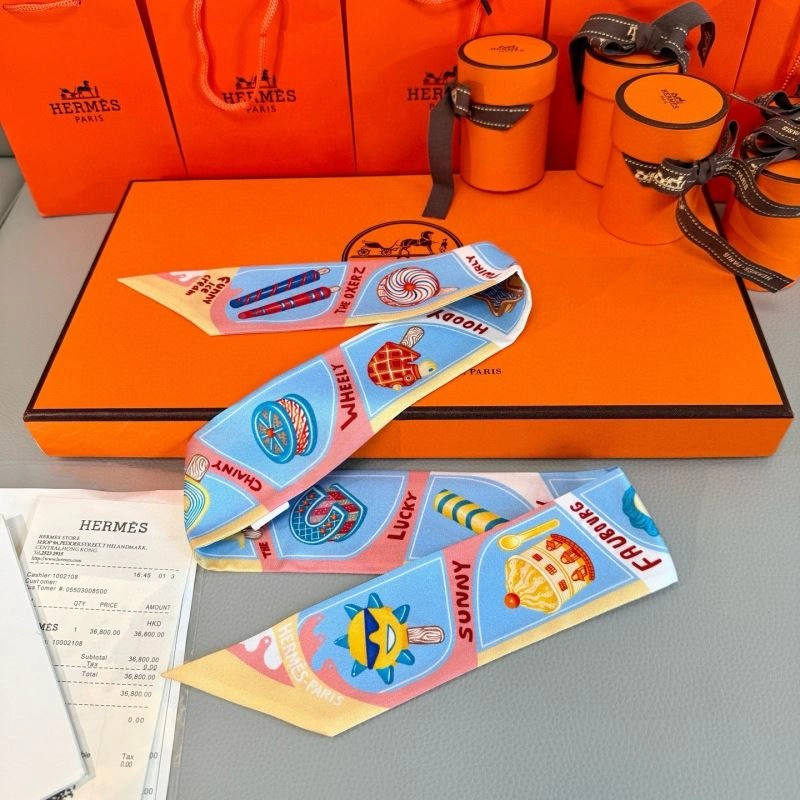 Exact replica Hermes Silk