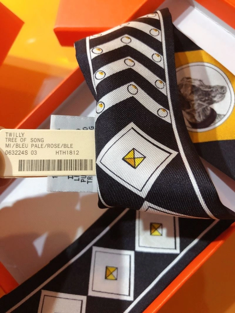Precise copy Hermes Silk