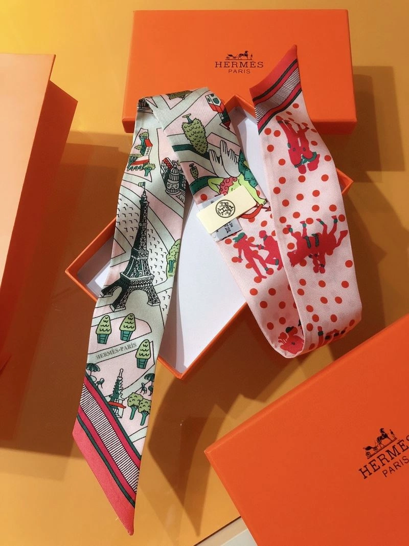 Exact replica Hermes Silk