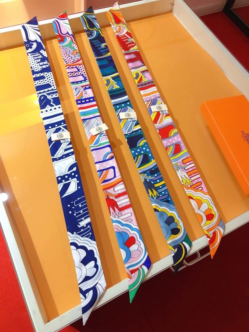 Accurate model Hermes Silk