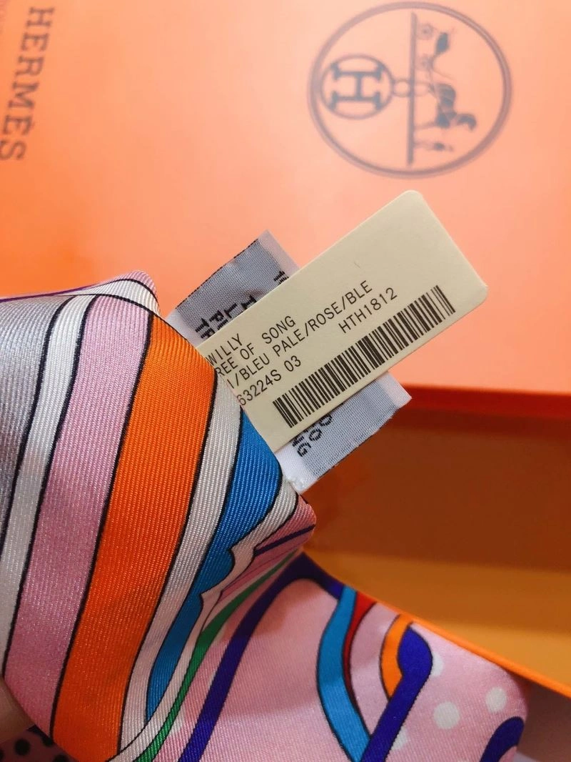 Accurate model Hermes Silk