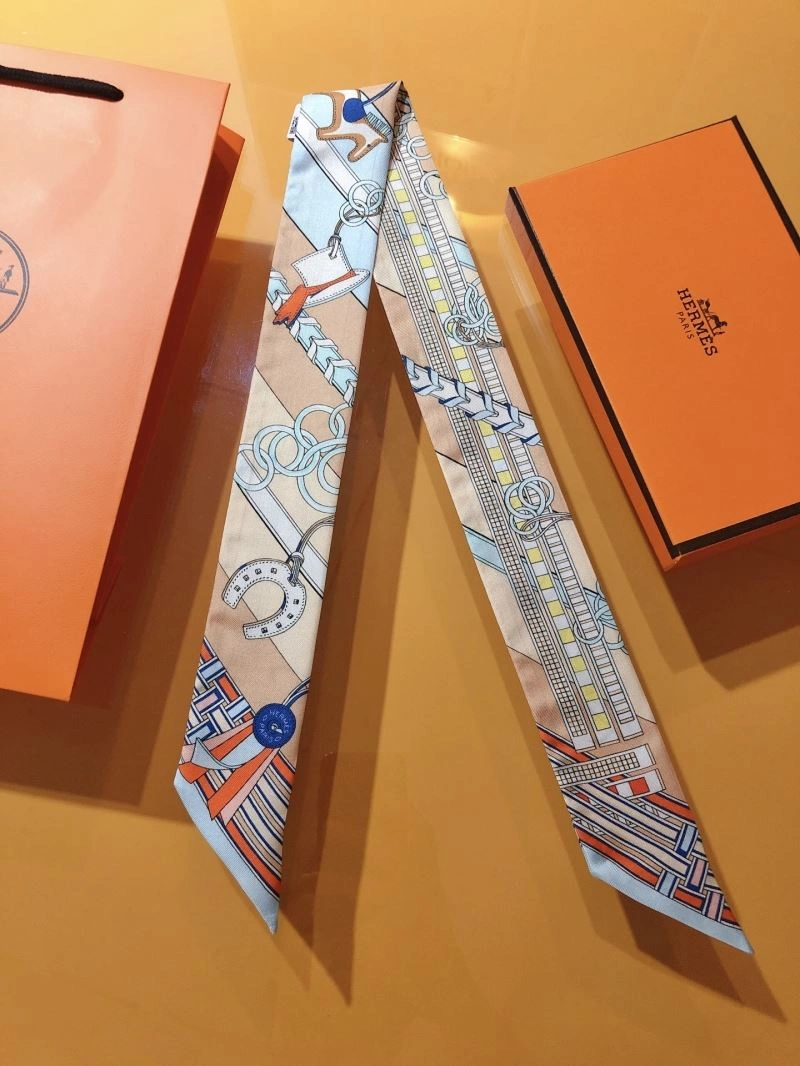 Exact replica Hermes Silk