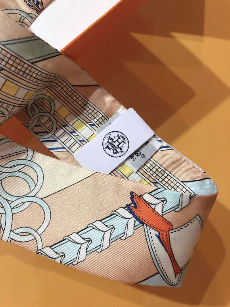 Exact replica Hermes Silk