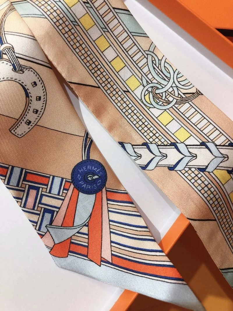 Exact replica Hermes Silk